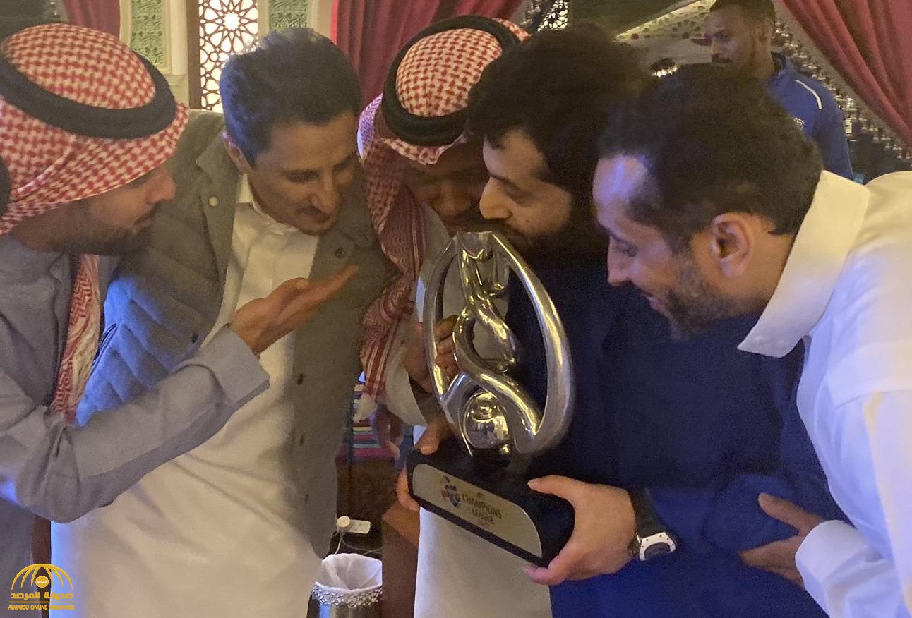 شاهد تركي آل الشيخ يستضيف لاعبي الهلال بطل آسيا بمنزله وقبلة